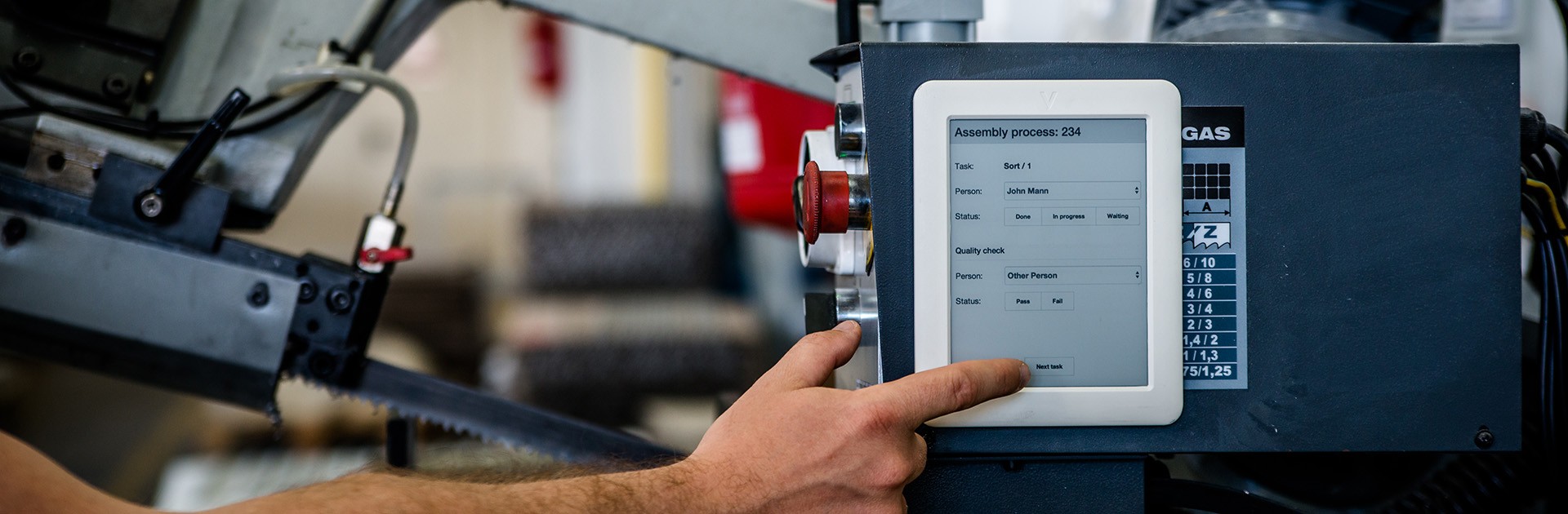 E-paper and V-Platform in production line optimization - Visionect