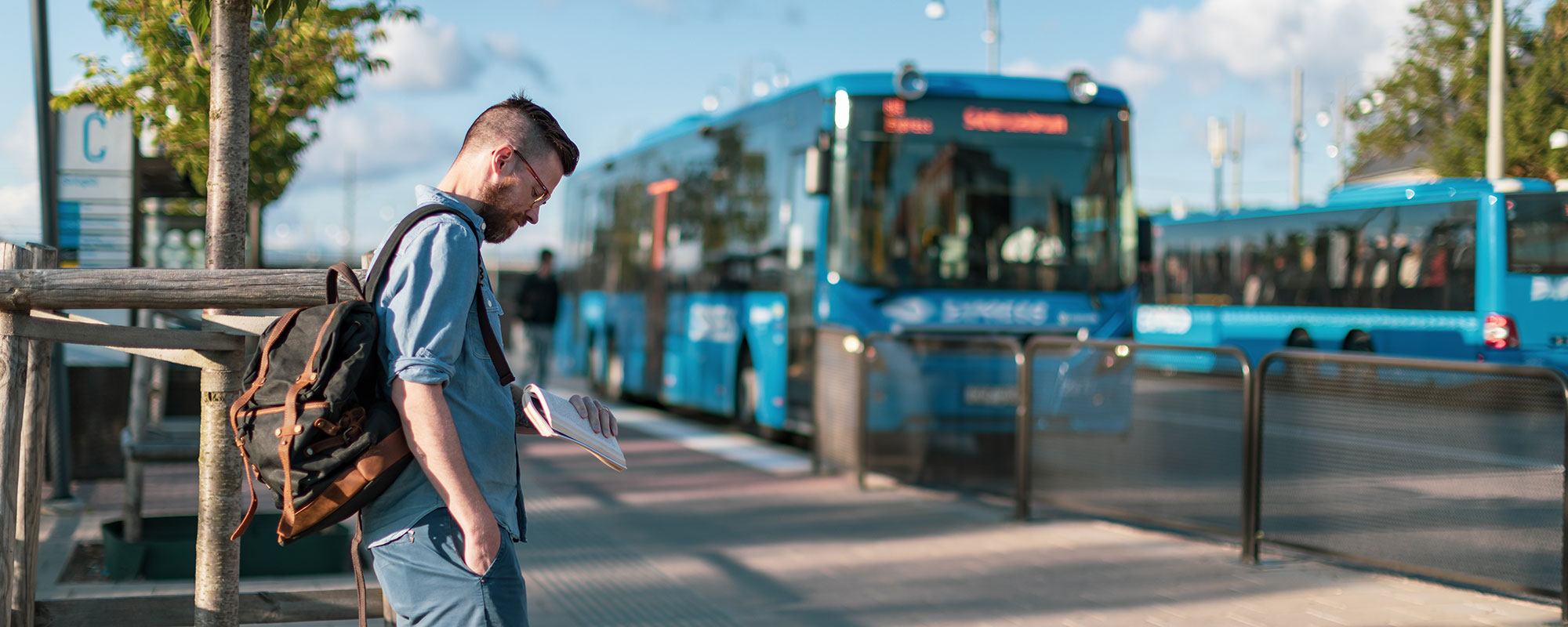 “Why is the bus late?” Leveraging the potential of real-time passenger ...