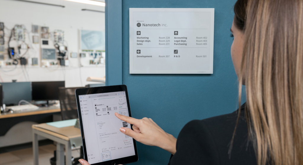 How to elevate your digital signage experience with Place & Play CMS ...